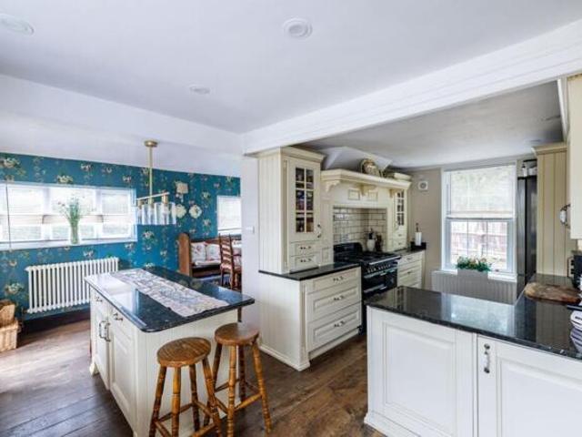 For Sale 4 Bedroom House Surrey Surrey DLS100987933