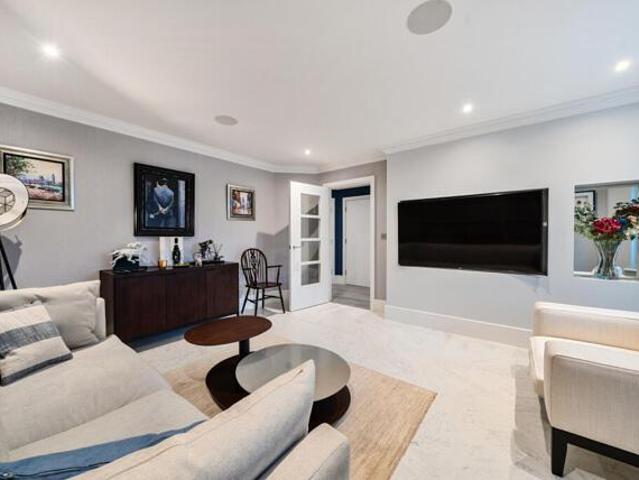 For Sale 4 Bedroom House Surrey Surrey DLS100132379