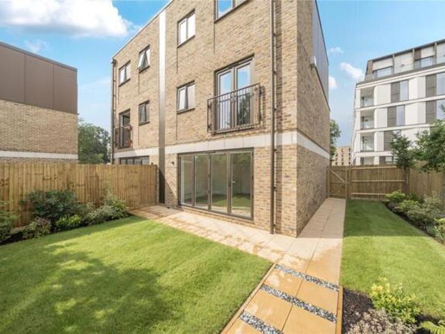 For Sale 4 Bedroom House Surrey Surrey DLS100317055