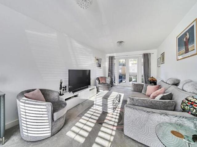 For Sale 4 Bedroom House Surrey Surrey DLS100366150