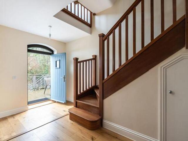 For Sale 4 Bedroom House Surrey Surrey DS100456292