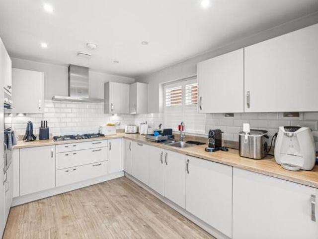 For Sale 4 Bedroom House Surrey Surrey DS99895318