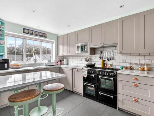 For Sale 4 Bedroom House Surrey Windsor And Maidenhead DLS100953751