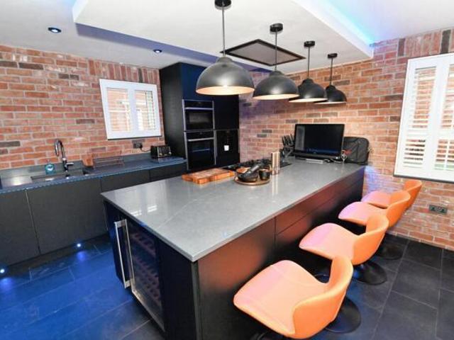 For Sale 4 Bedroom House Swinton Salford DLS100541293