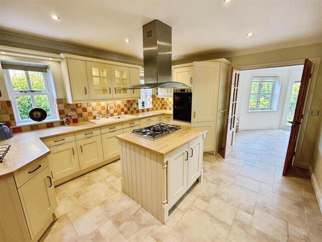 For Sale 4 Bedroom House Peterborough Cambridgeshire DS99475896
