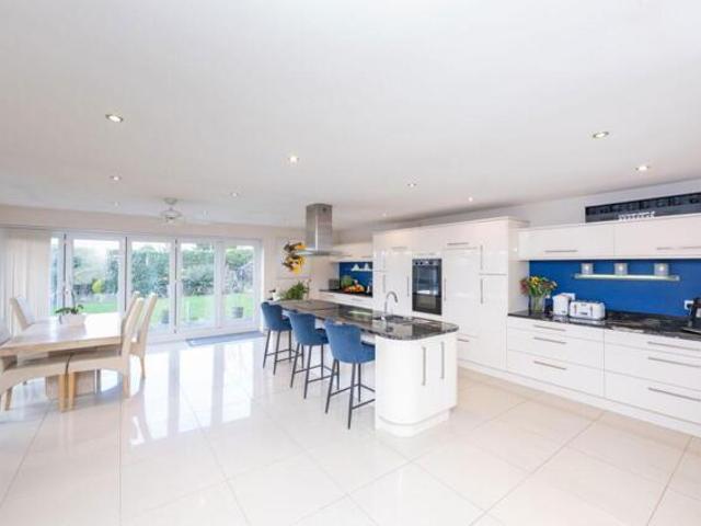For Sale 4 Bedroom House Royston Barnsley DS99895380