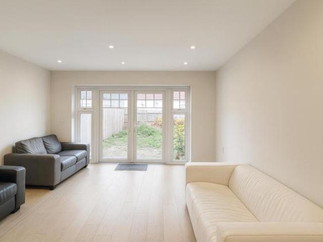 For Sale 4 Bedroom House Reading Berkshire DLS101278061