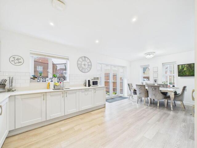 For Sale 4 Bedroom House Reading Reading DLS98834527