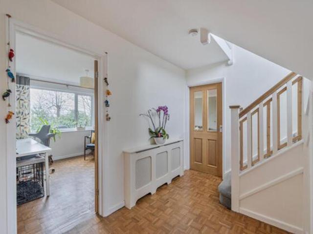 For Sale 4 Bedroom House Woking Surrey DLS98577827