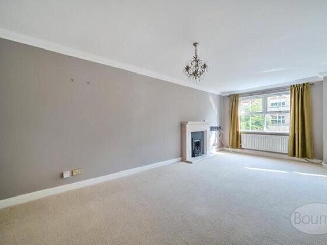 For Sale 4 Bedroom House Woking Surrey DLS101796923