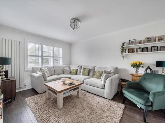 For Sale 4 Bedroom House Wokingham Berkshire DLS101100192