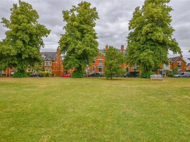 For Sale 4 Bedroom House Wokingham Wokingham DLS98612190