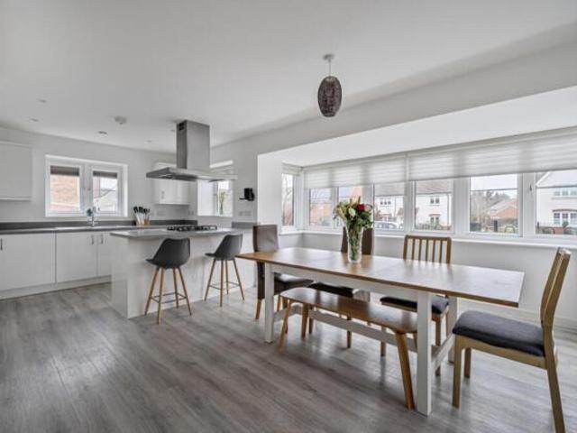For Sale 4 Bedroom House Wokingham Wokingham DS99926358
