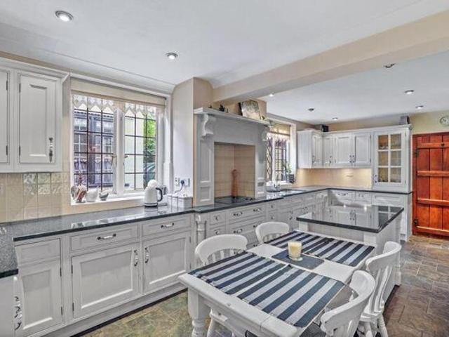 For Sale 4 Bedroom House Wolverhampton West Midlands DS99277679