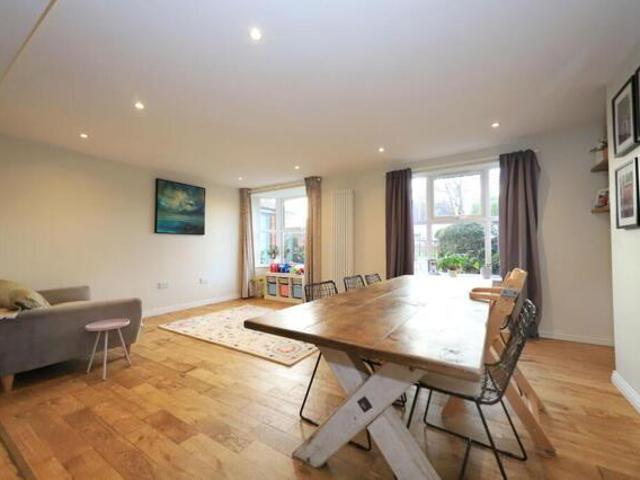 For Sale 4 Bedroom House Wolverhampton Wolverhampton DLS98834655