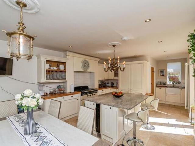 For Sale 4 Bedroom House Wolverhampton Wolverhampton DLS99608329