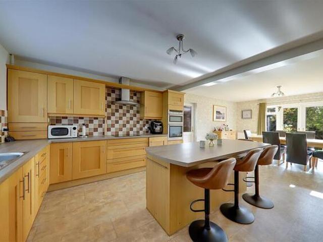 For Sale 4 Bedroom House Worthing West Sussex DLS101168356