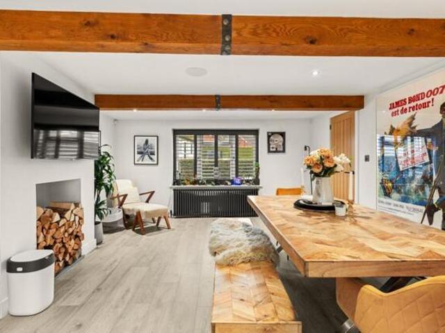 For Sale 4 Bedroom House Warwickshire Warwickshire DLS100579003