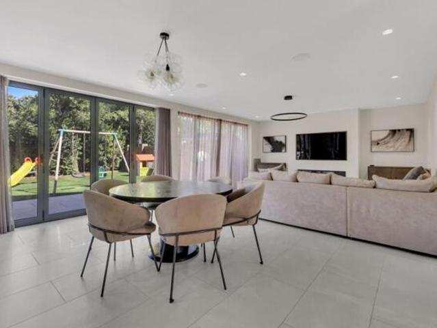 For Sale 4 Bedroom House Wilmslow Cheshire East DLS100096723
