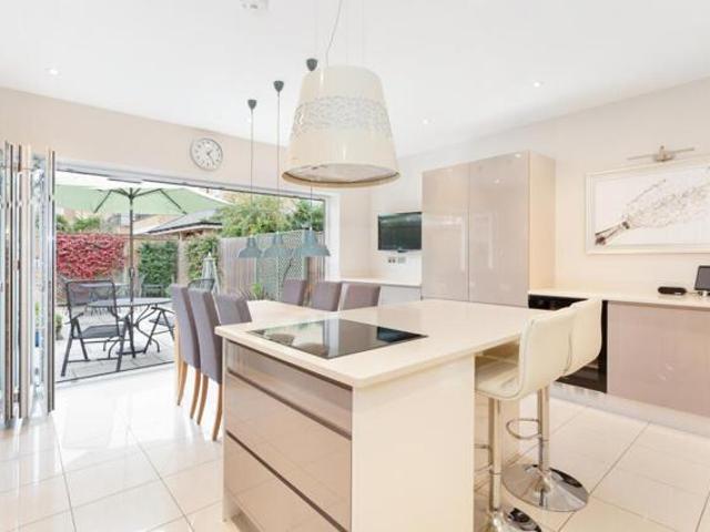 For Sale 4 Bedroom House Windsor Windsor And Maidenhead DLS98801103