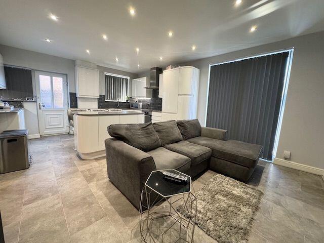 For Sale 4 Bedroom House Wythenshawe Greater Manchester DS99344650