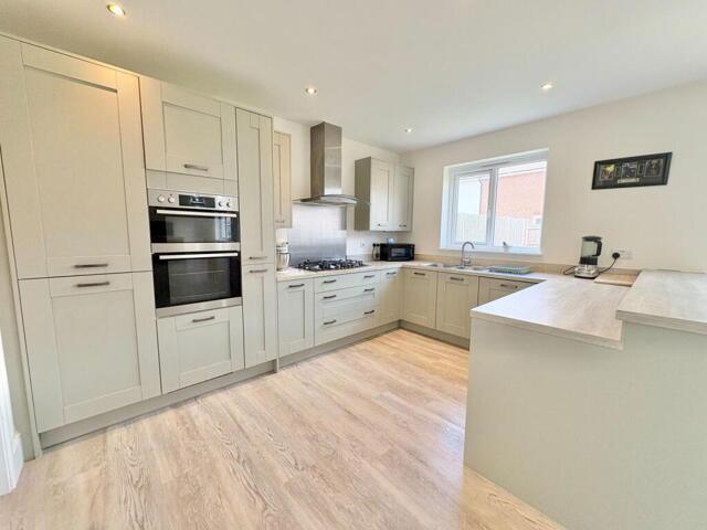 For Sale 4 Bedroom House Tamworth Staffordshire DLS101168627