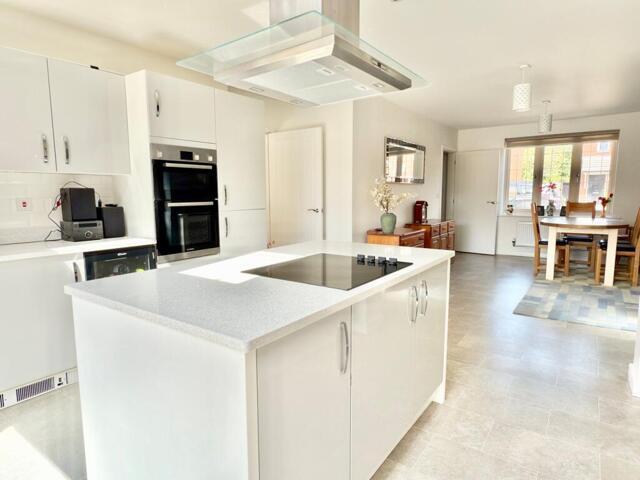 For Sale 4 Bedroom House Tewkesbury Gloucestershire DS99092678
