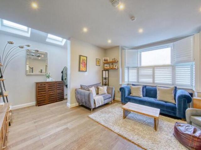 For Sale 4 Bedroom House Teddington Greater London DS99808536