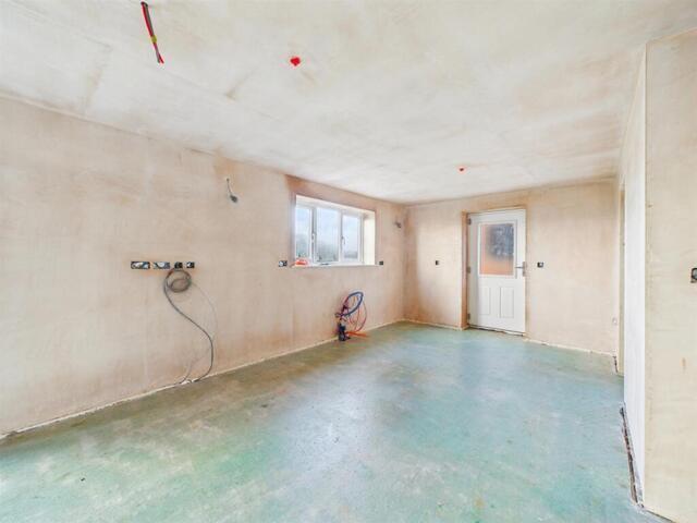 For Sale 4 Bedroom House Trewern Trewern DS98930027