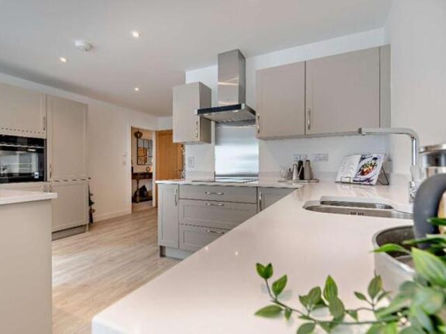For Sale 4 Bedroom House Twyning Twyning DS98834352