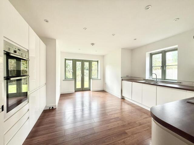 For Sale 4 Bedroom House Yeovil Somerset DLS98930318