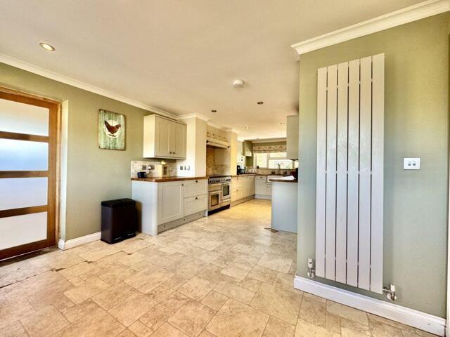For Sale 4 Bedroom House Yeovil Somerset DS99840495