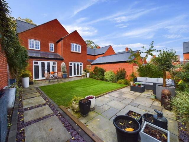 For Sale 4 Bedroom Shared Living/roommate Northamptonshire Northamptonshire DS100540620