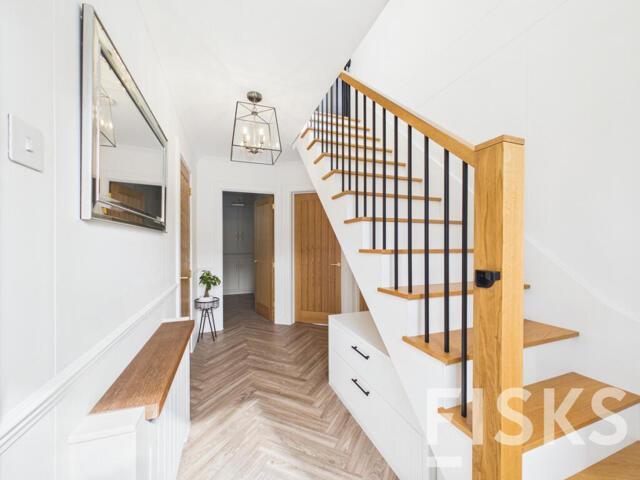 For Sale 4 Bedroom Shared Living/roommate Benfleet Essex DS100649244