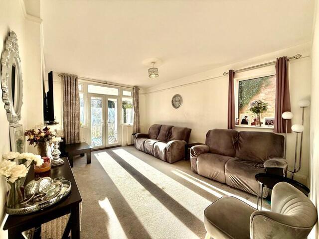 For Sale 4 Bedroom Shared Living/roommate Bletchley Milton Keynes DS98335805