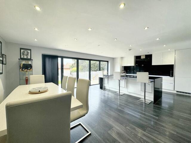 For Sale 4 Bedroom Shared Living/roommate Kent Kent DLS99344921