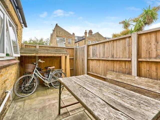 For Sale 4 Bedroom Shared Living/roommate London Greater London DLS99926418