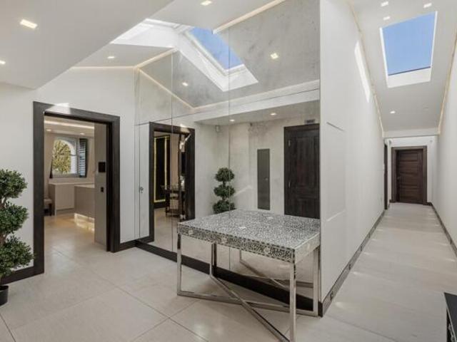 For Sale 4 Bedroom Shared Living/roommate London Greater London DS100057818