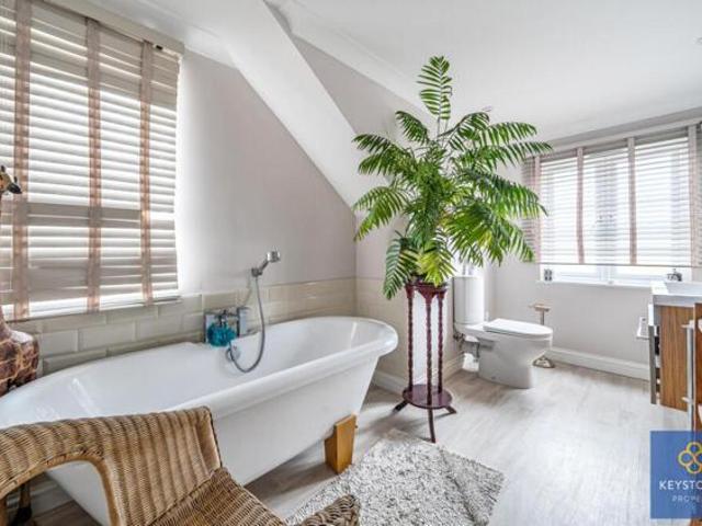 For Sale 4 Bedroom Shared Living/roommate Romford Greater London DLS98800956