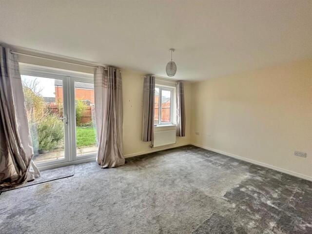 For Sale 4 Bedroom Shared Living/roommate Shavington Shavington DLS100614757