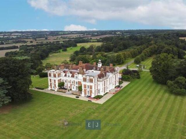 For Sale 4 Bedroom Shared Living/roommate Theydon Mount Theydon Mount DLS98718158