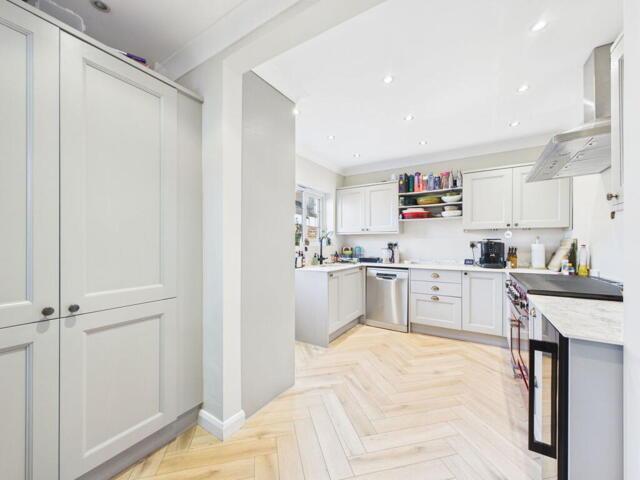 For Sale 4 Bedroom Shared Living/roommate Worthing West Sussex DLS99277739