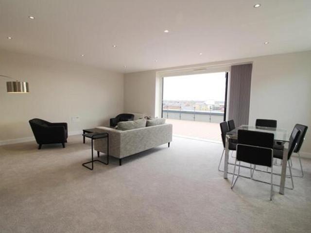 For Sale 52 Bedroom Shared Living/roommate Reading Reading DS101675975