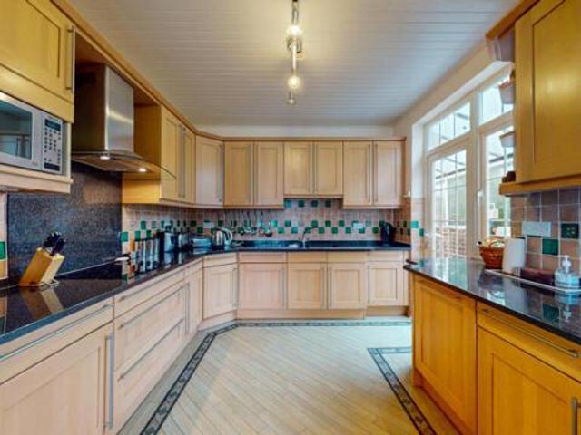 For Sale 5 Bedroom Bungalow Croydon Greater London DS100191904