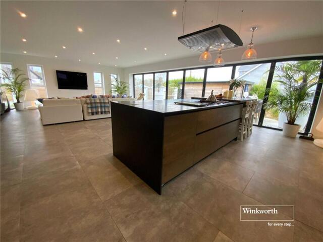 For Sale 5 Bedroom Bungalow Mudeford Dorset DS98718310
