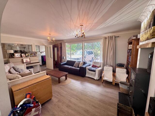 For Sale 5 Bedroom Bungalow Surrey Surrey DS99475836