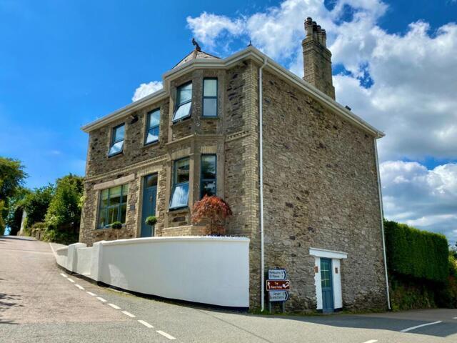 For Sale 5 Bedroom House Cornwell Cornwall DLS100023801