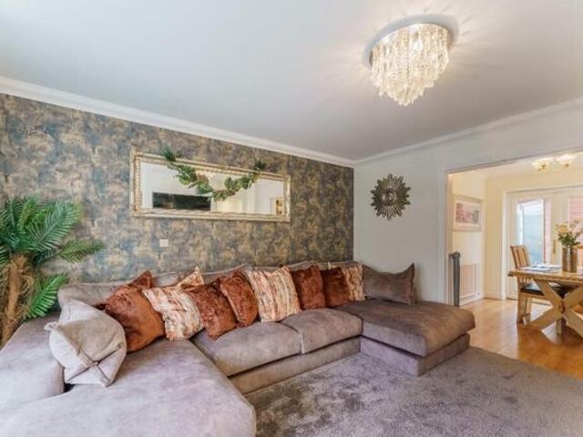 For Sale 5 Bedroom House Castleford Wakefield DLS99608542