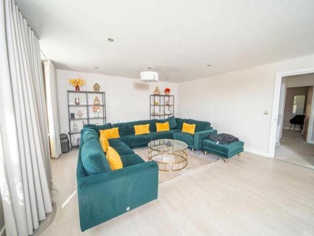 For Sale 5 Bedroom House Castleford Wakefield DS98612681