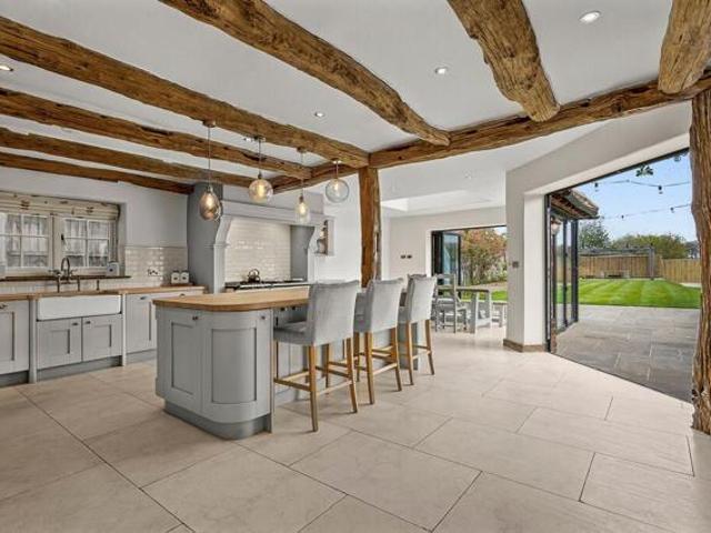 For Sale 5 Bedroom House Chalfont St. Peter Buckinghamshire DLS101676555